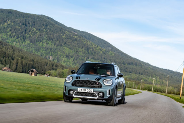 MINI Cooper : Top 5 des accessoires incontournables pour votre voiture